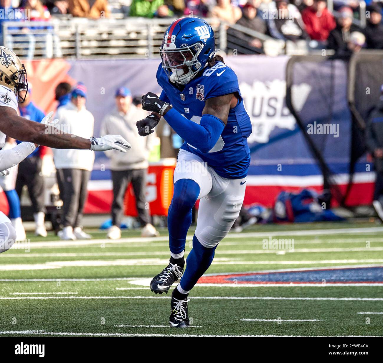 Nfl teams line up hi-res stock photography and images - Alamy