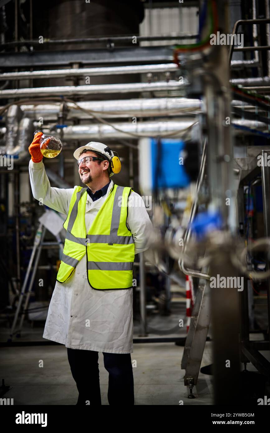 Chemical plant engineer hi-res stock photography and images - Alamy