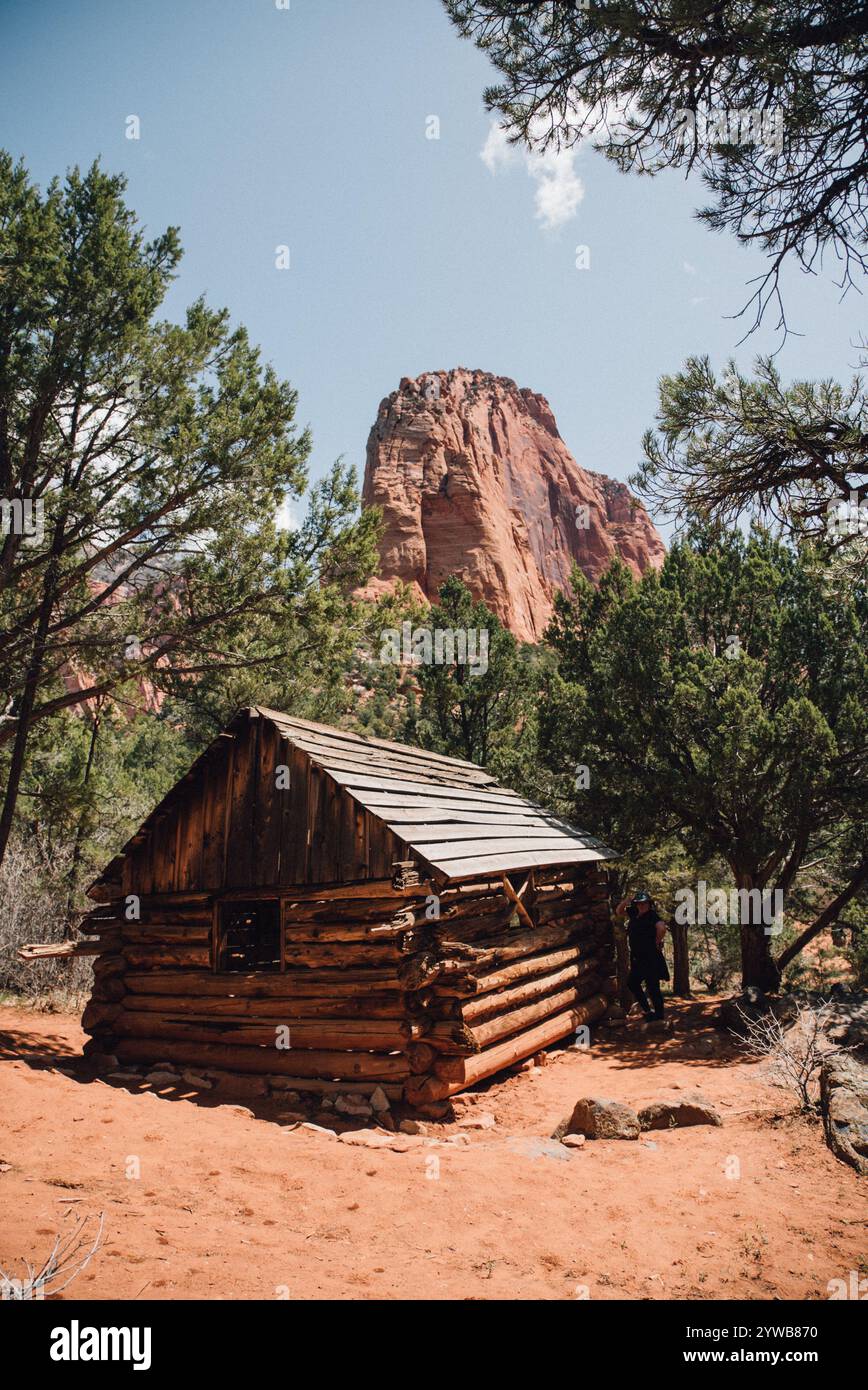 Frontier Cabin In The Utah Desert Stock Photo - Alamy