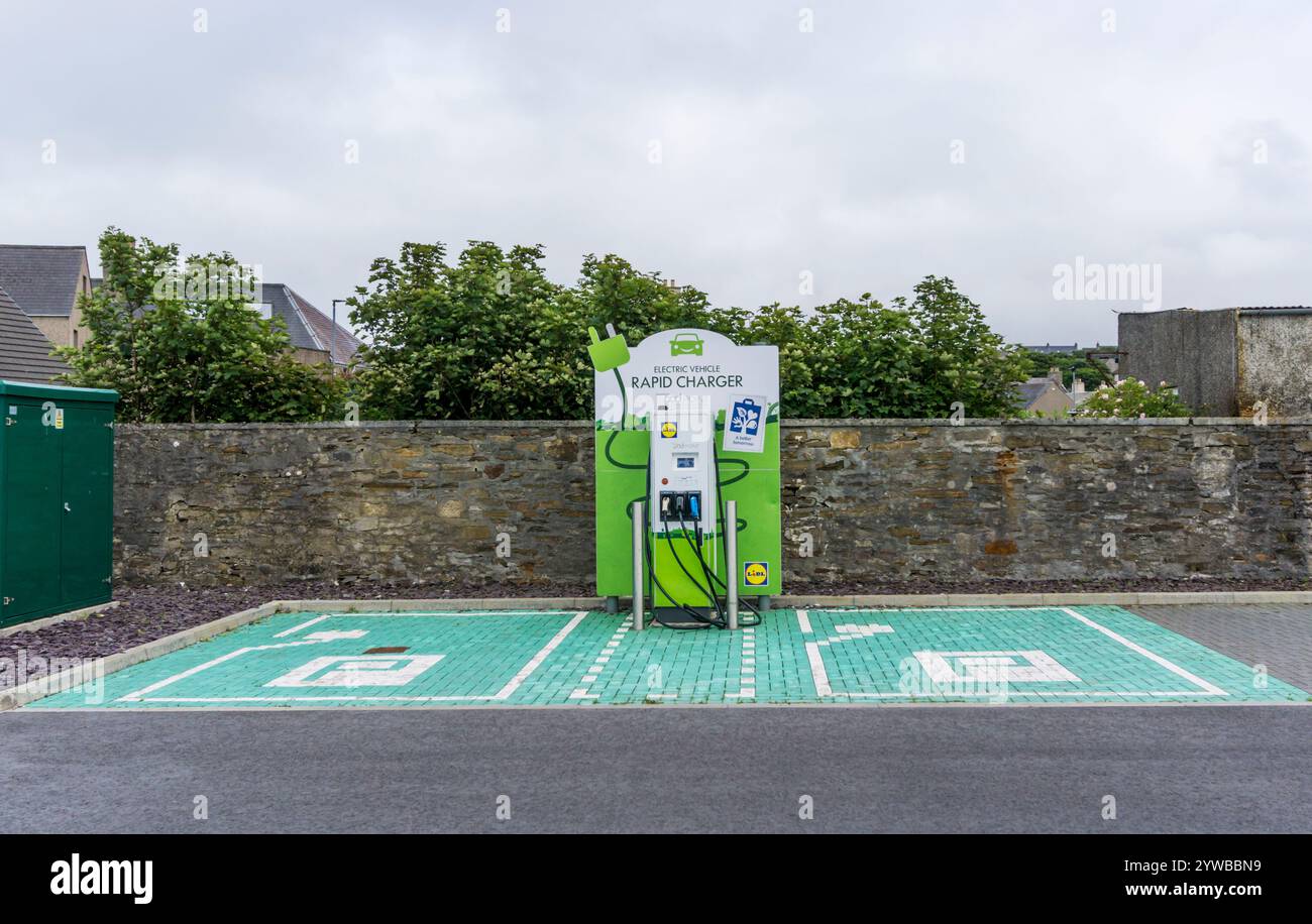 Electric vehicle rapid charger hi-res stock photography and images - Alamy
