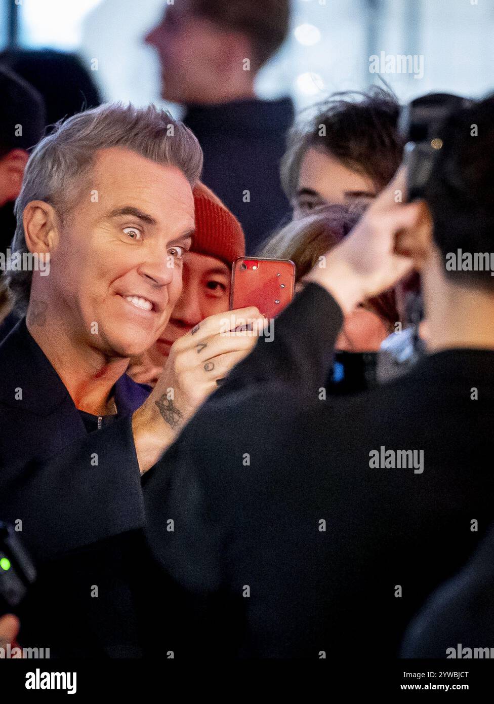 AMSTERDAM - Robbie Williams on the carpet during the premiere at Royal ...