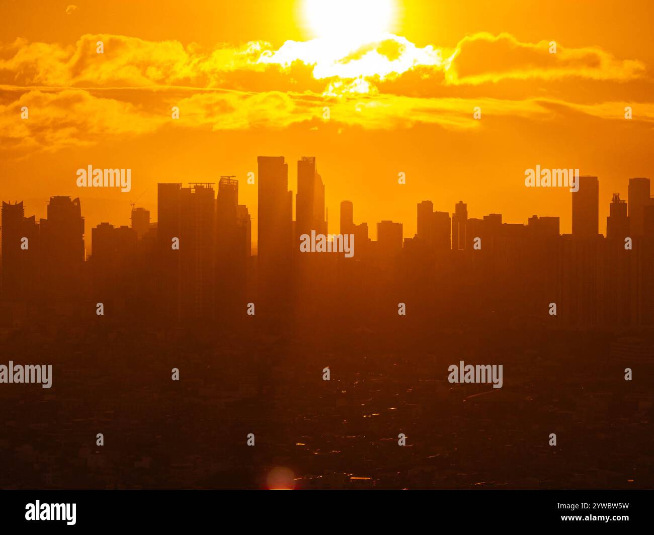 Aerial view manila during sunset hi-res stock photography and images ...