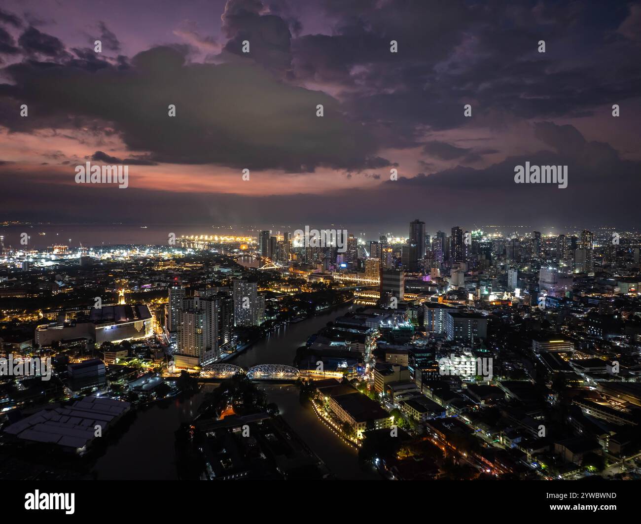 Aerial view manilas cityscape river hi-res stock photography and images ...