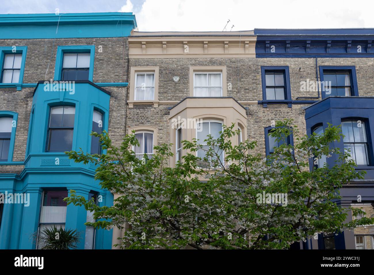 Touristic route on Notting Hill, walking on streets with colourful ...