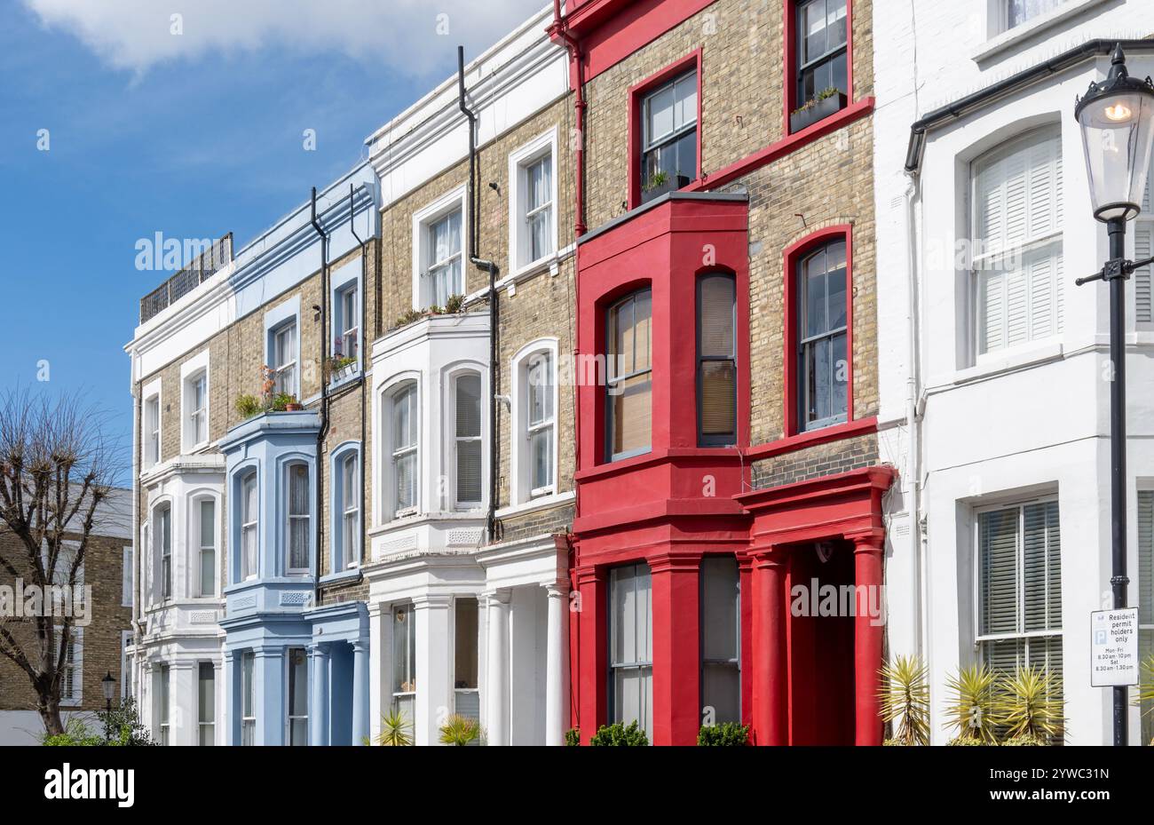 Touristic route on Notting Hill, walking on streets with colourful ...