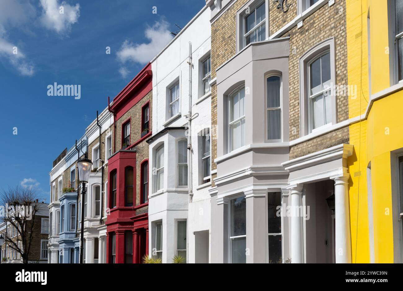 Touristic route on Notting Hill, walking on streets with colourful ...