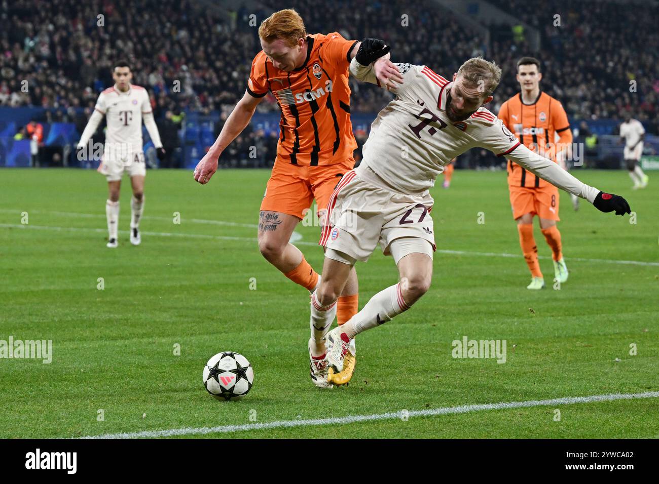 Gelsenkirchen, Germany. 10th Dec, 2024. Soccer: Champions League, Shakhtar Donetsk - FC Bayern ...