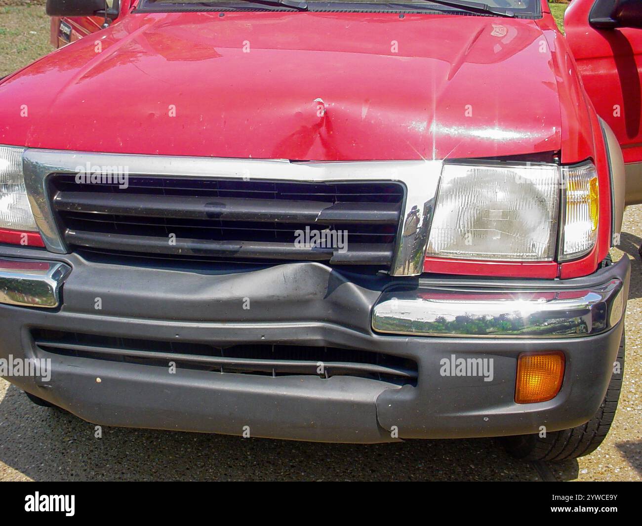 Car collision with street light hi-res stock photography and images - Alamy