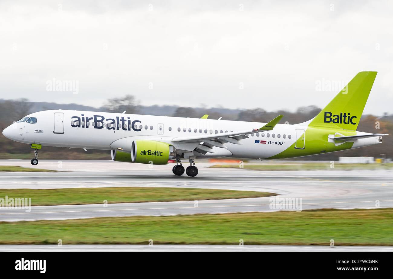 Airbus a220 cockpit hi-res stock photography and images - Alamy