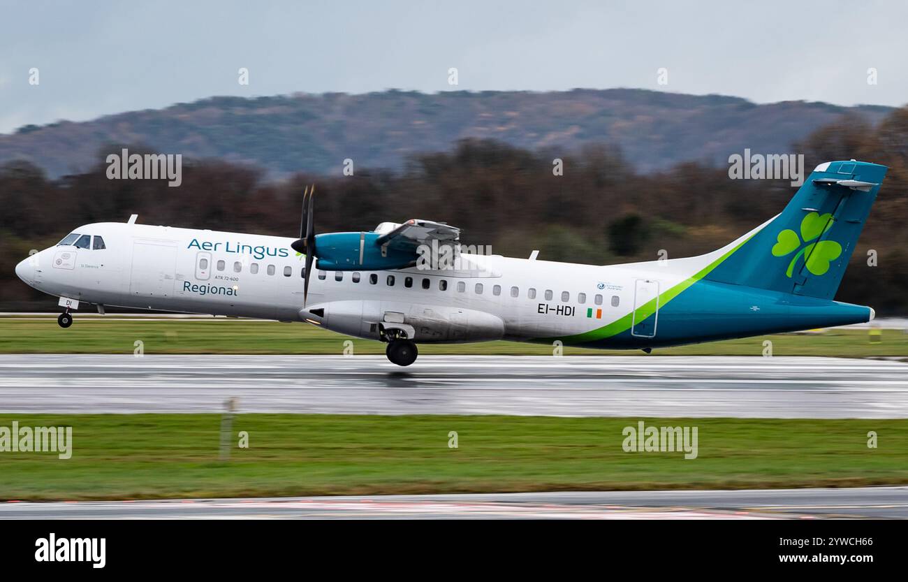 Atr 72 600 cockpit hi-res stock photography and images - Alamy