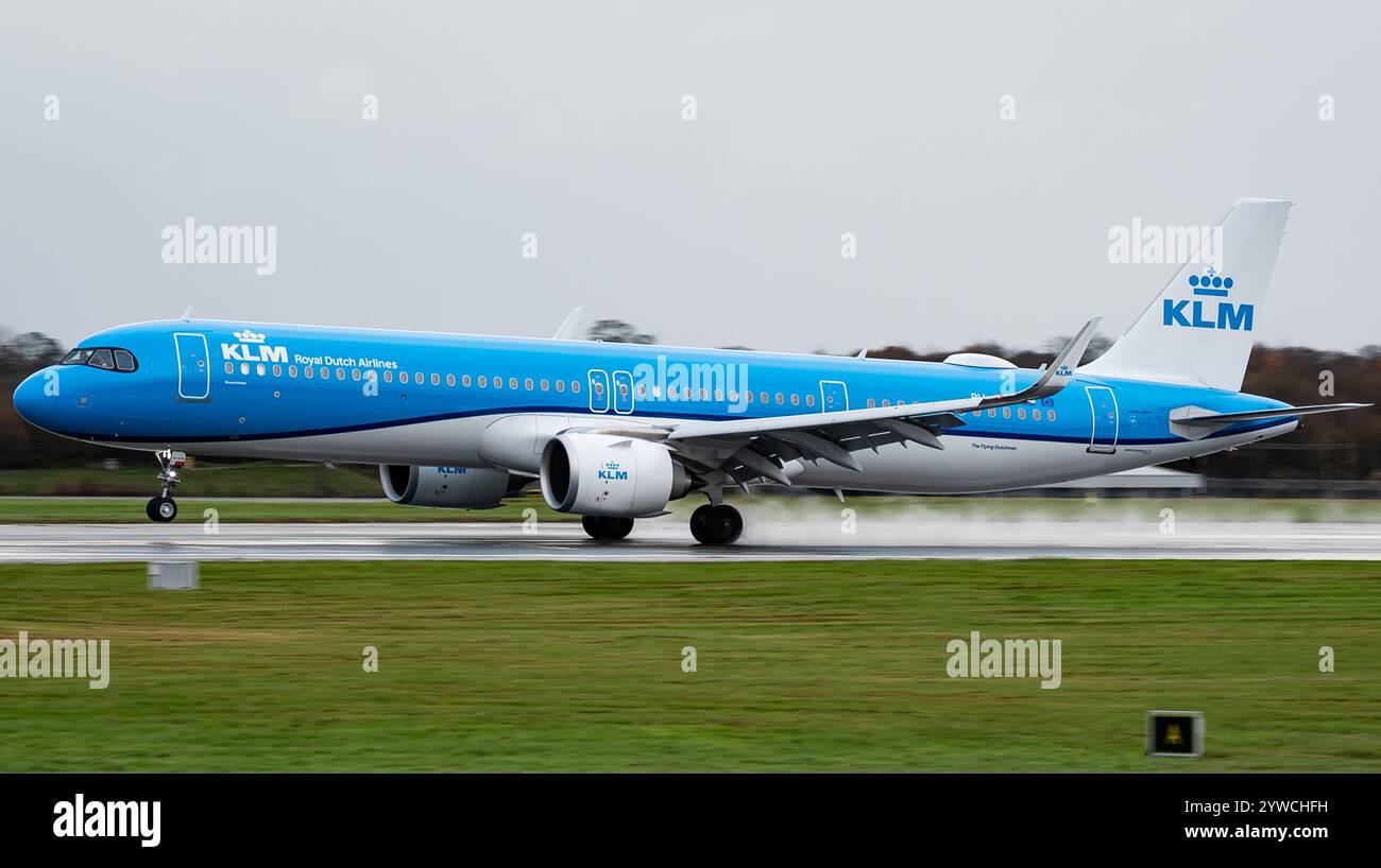 KLM Airbus A321-252NX PH-AXB lands at Manchester Airport, Monday 2nd ...