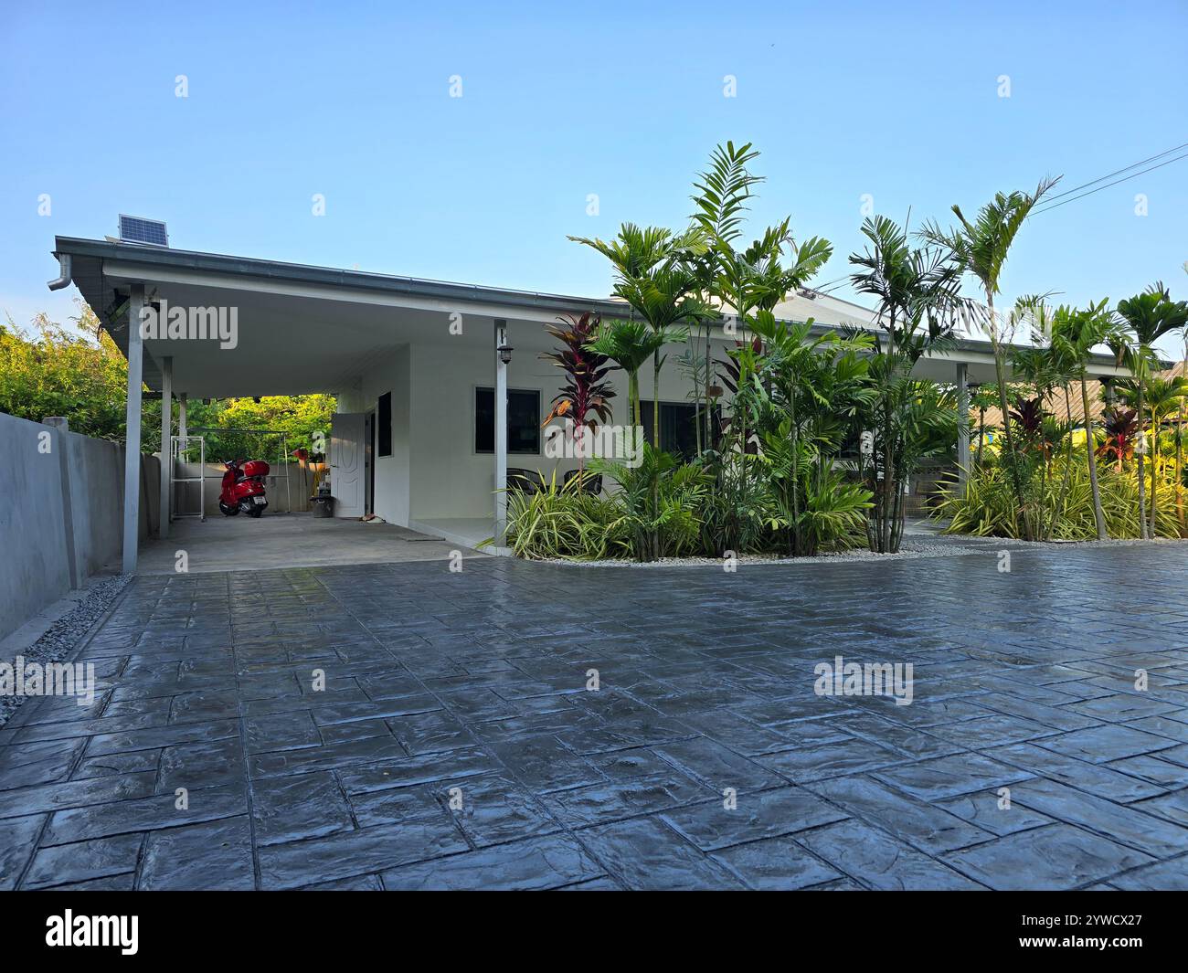 Stamped Concrete Modern House Stamped Concrete Driveway Stock Photos