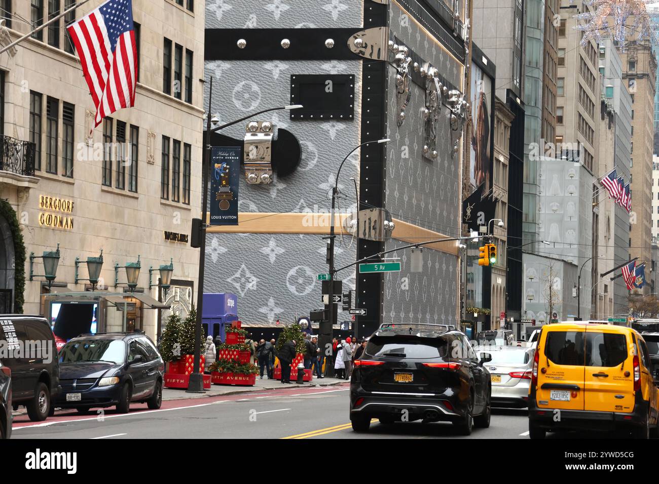 Luxury brand Louis Vuitton covered their flagship most fashionable ...
