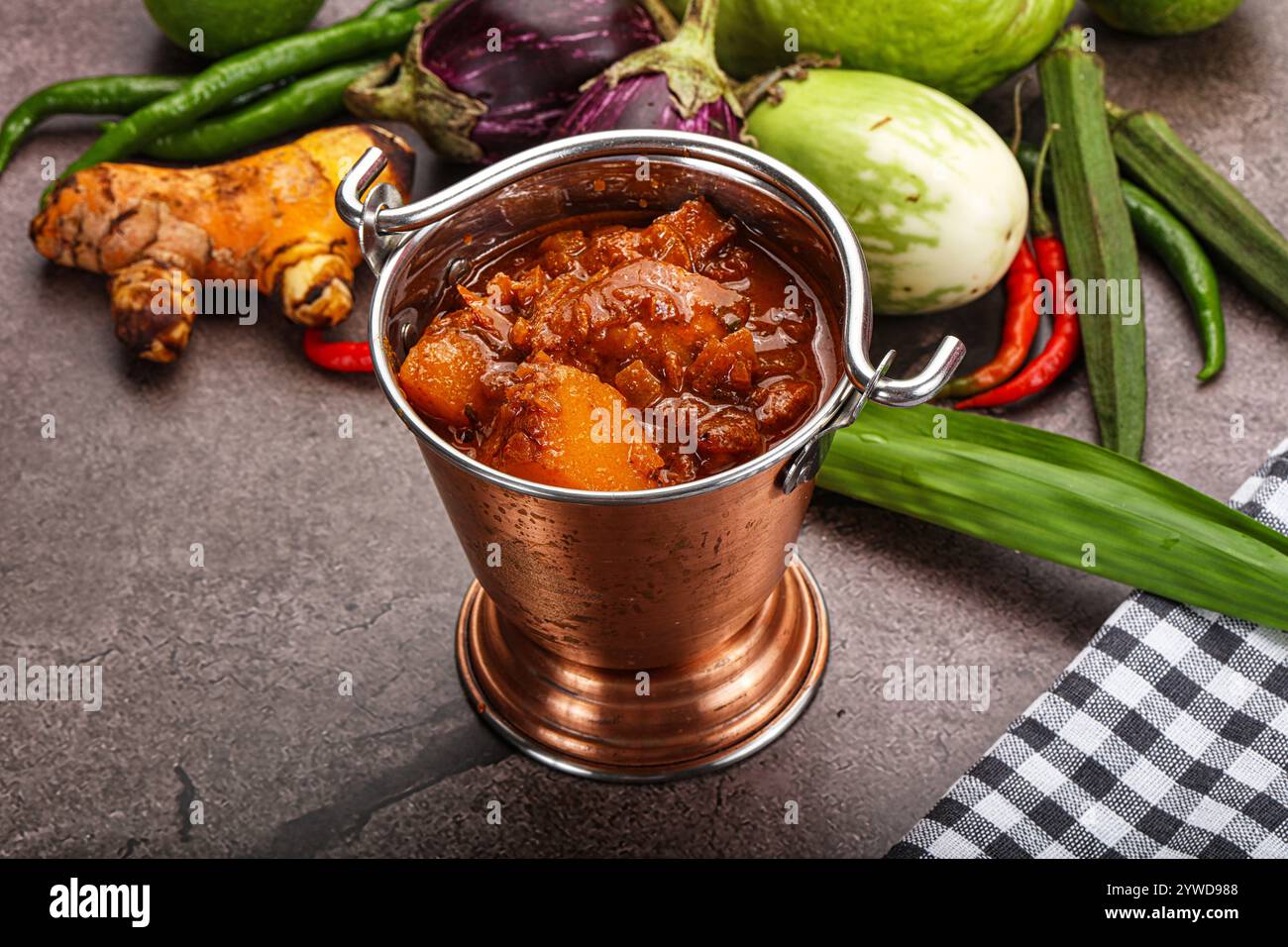 Indian traditional cuisine - spicy chicken vindaloo Stock Photo - Alamy