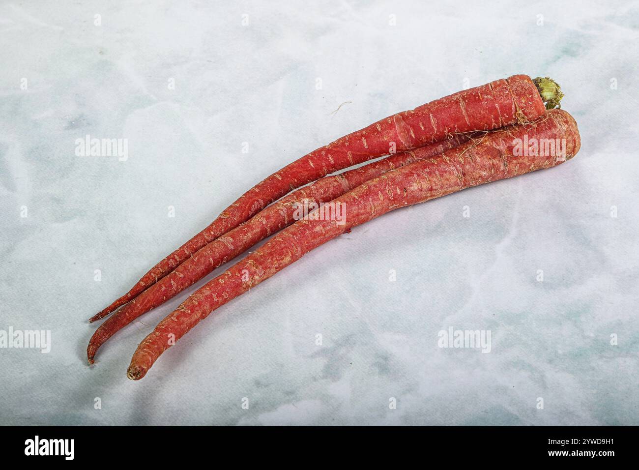 Raw ripe Indian red carrot root Stock Photo - Alamy