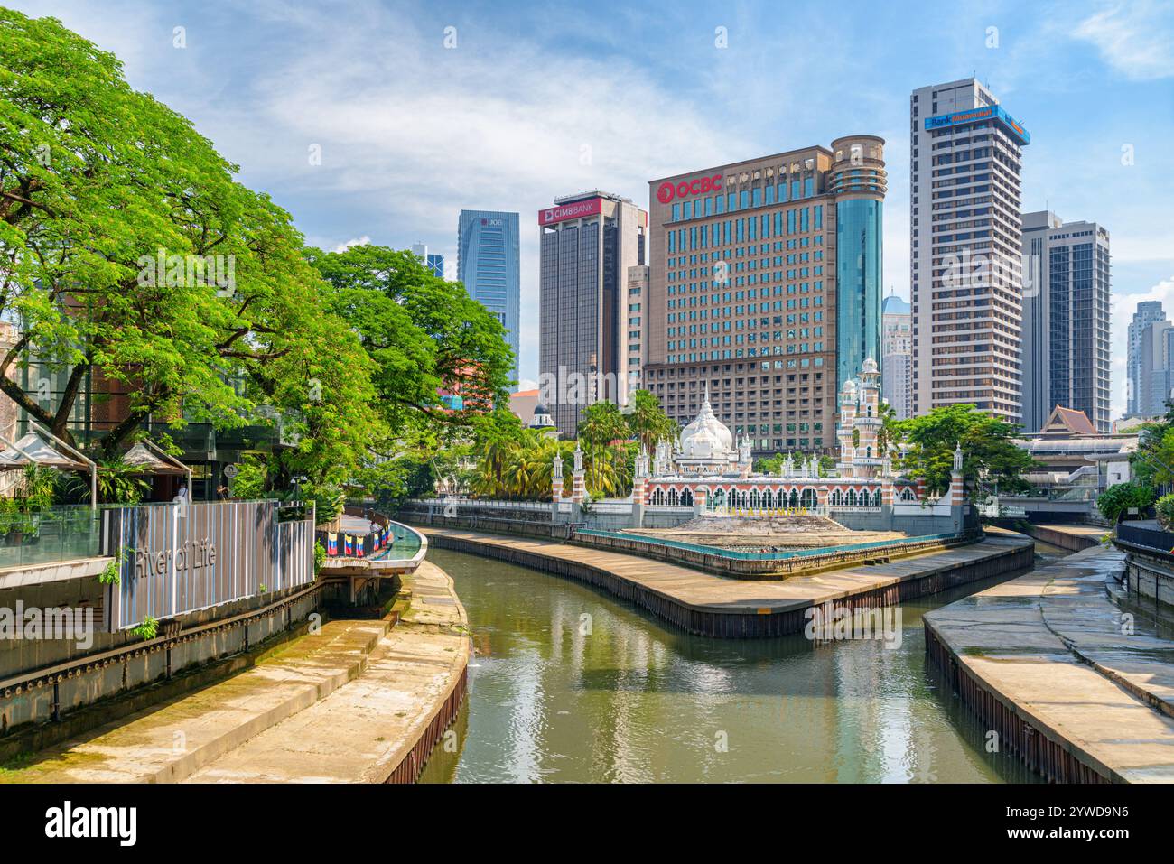 Jamek Mosque at confluence of the Klang and Gombak River Stock Photo ...