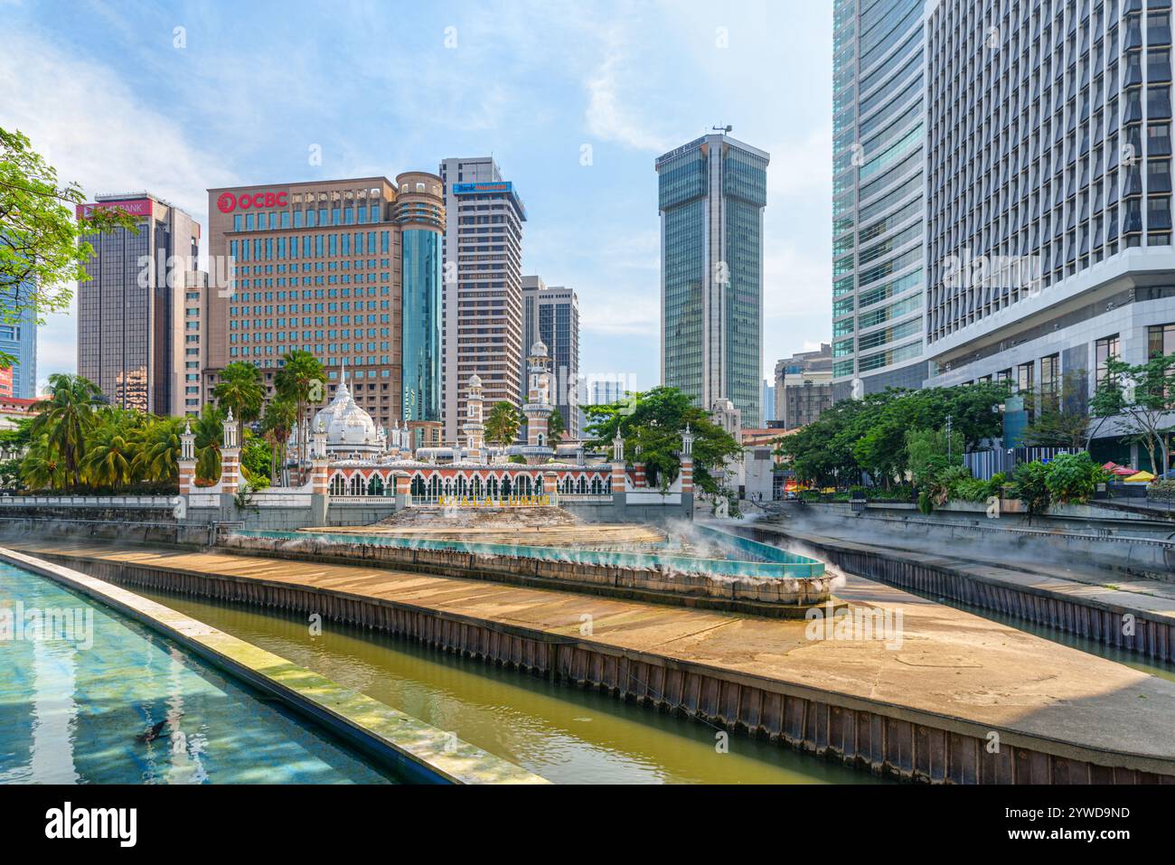 Jamek Mosque at confluence of the Klang and Gombak River Stock Photo ...