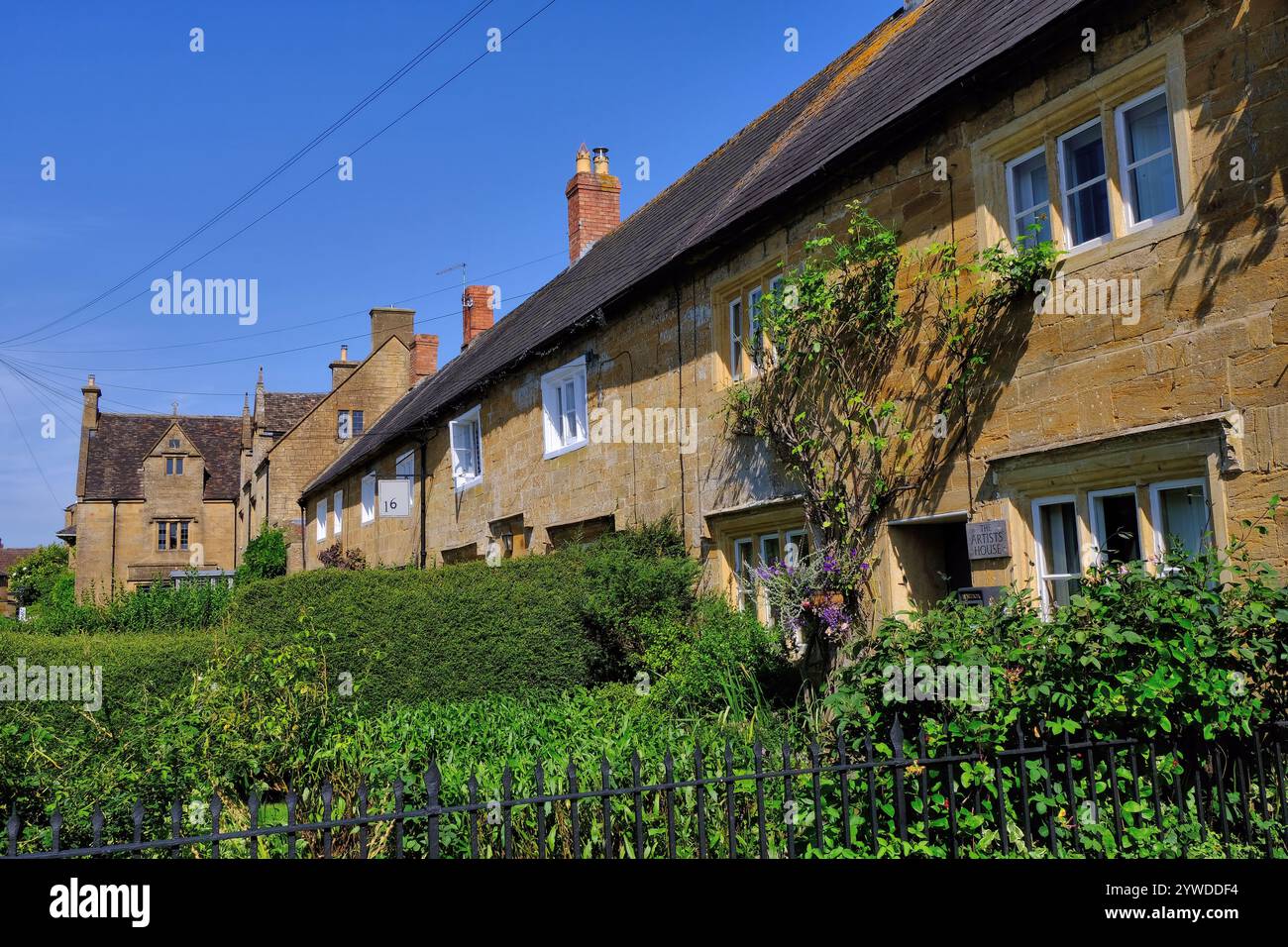 Martock: Hamstone honey coloured stone houses and gardens in Martock ...