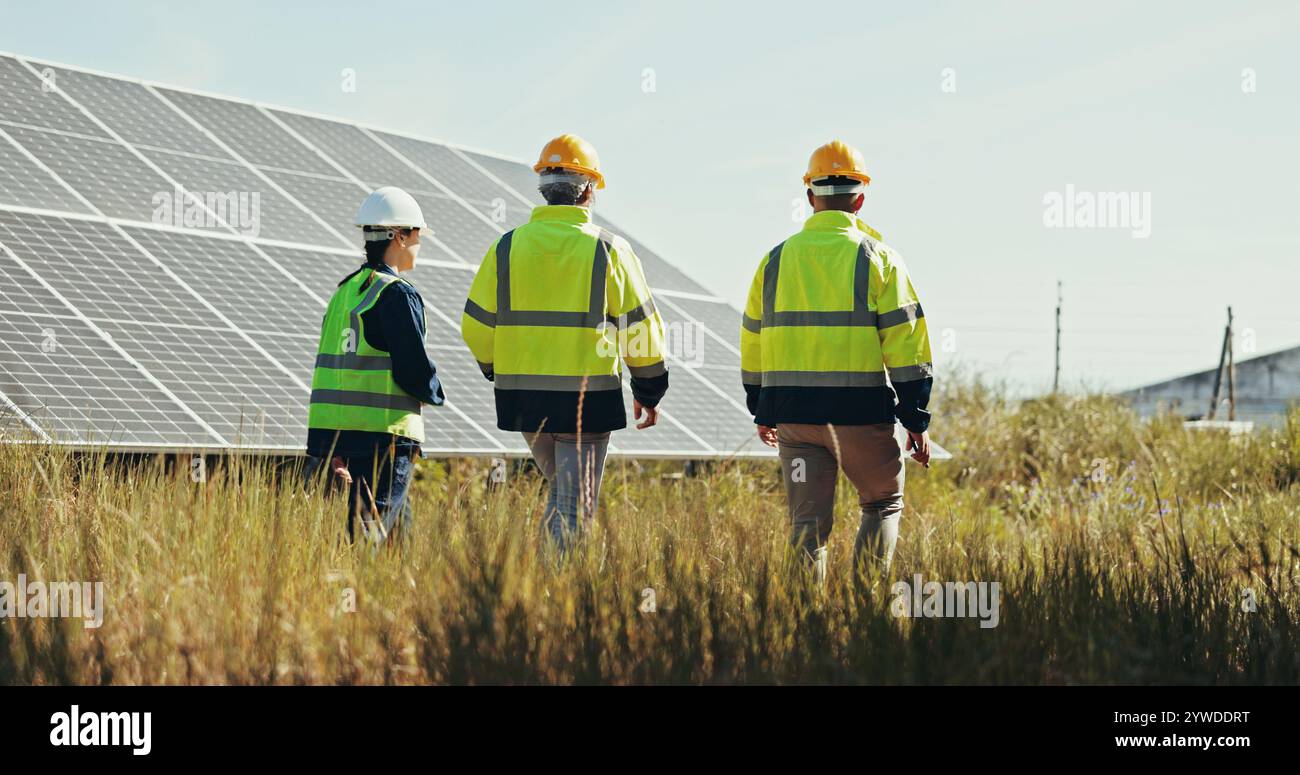 Solar farm inspection hi-res stock photography and images - Alamy