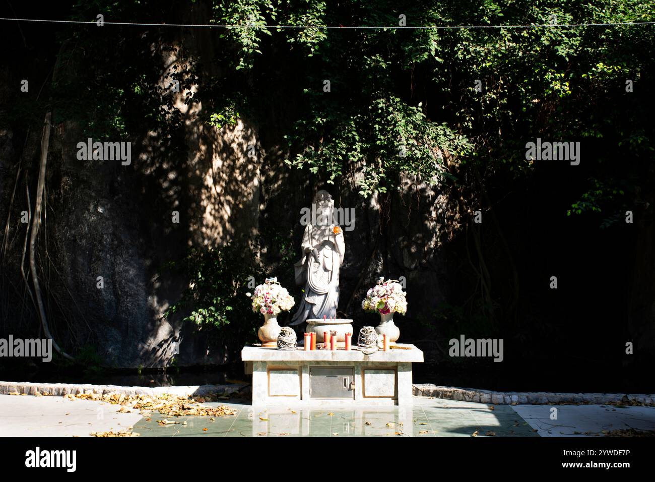 Ancient Quan Yin deity or Kuan Yin chinese mercy goddess for thai ...