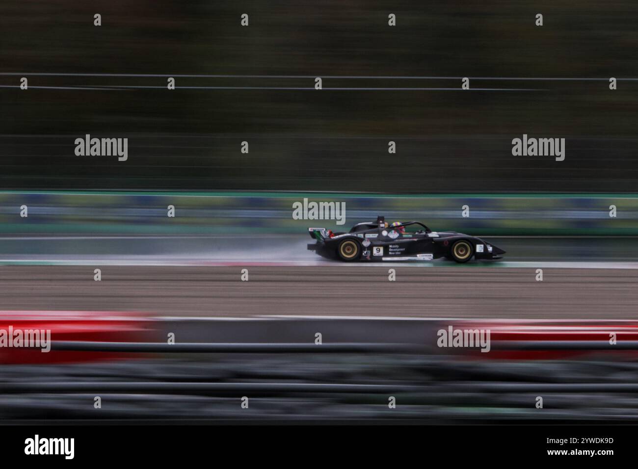 F1 race speed cars hi-res stock photography and images - Alamy