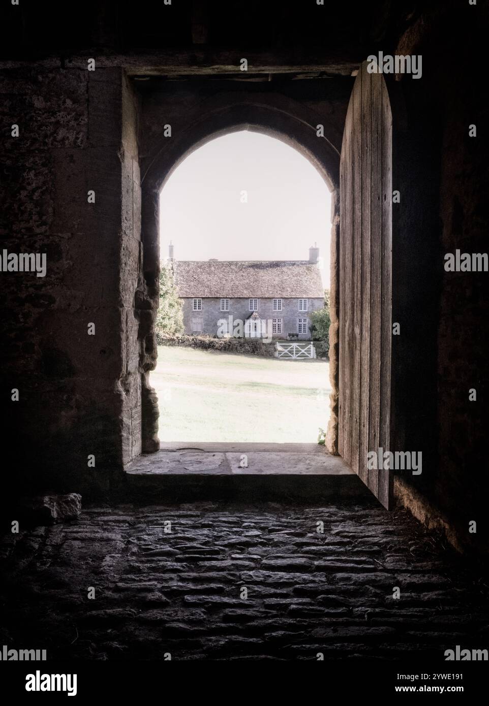 The medieval tithe barn at Great Coxwell, Oxfordshire Stock Photo - Alamy