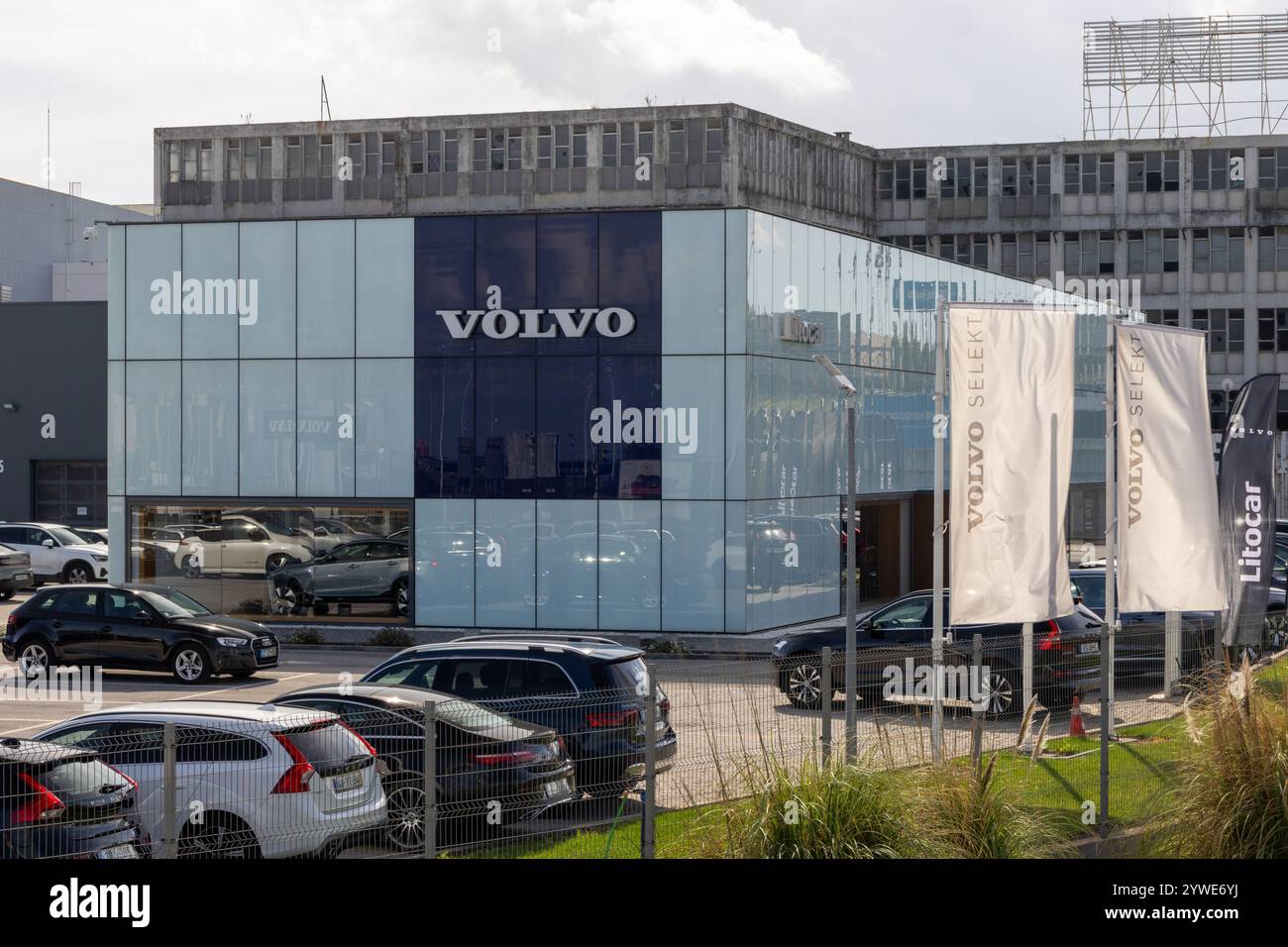 Volvo car dealership selekt hi-res stock photography and images - Alamy