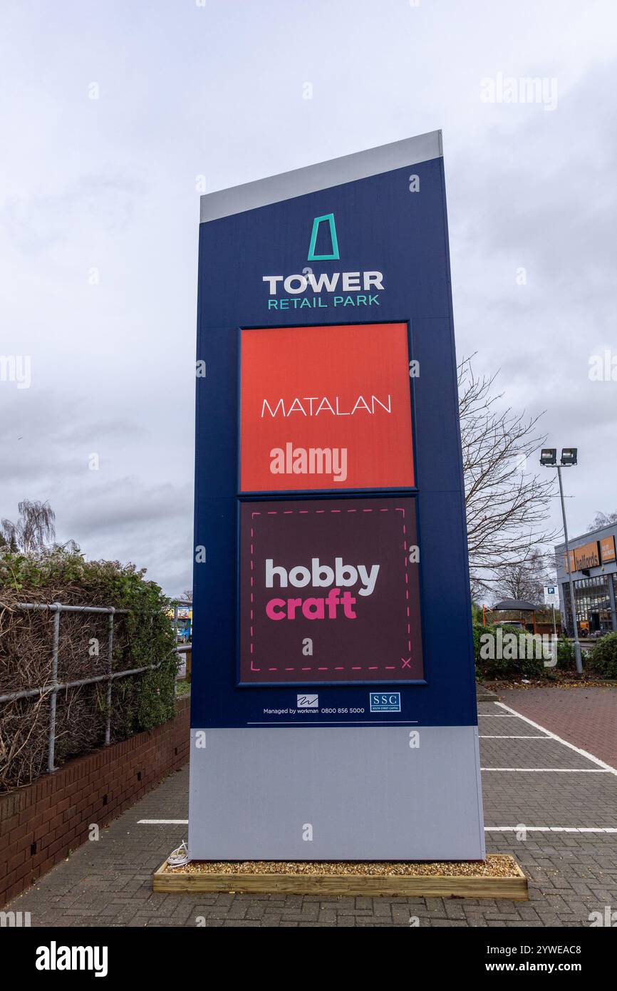 Tower retail park sign hi-res stock photography and images - Alamy