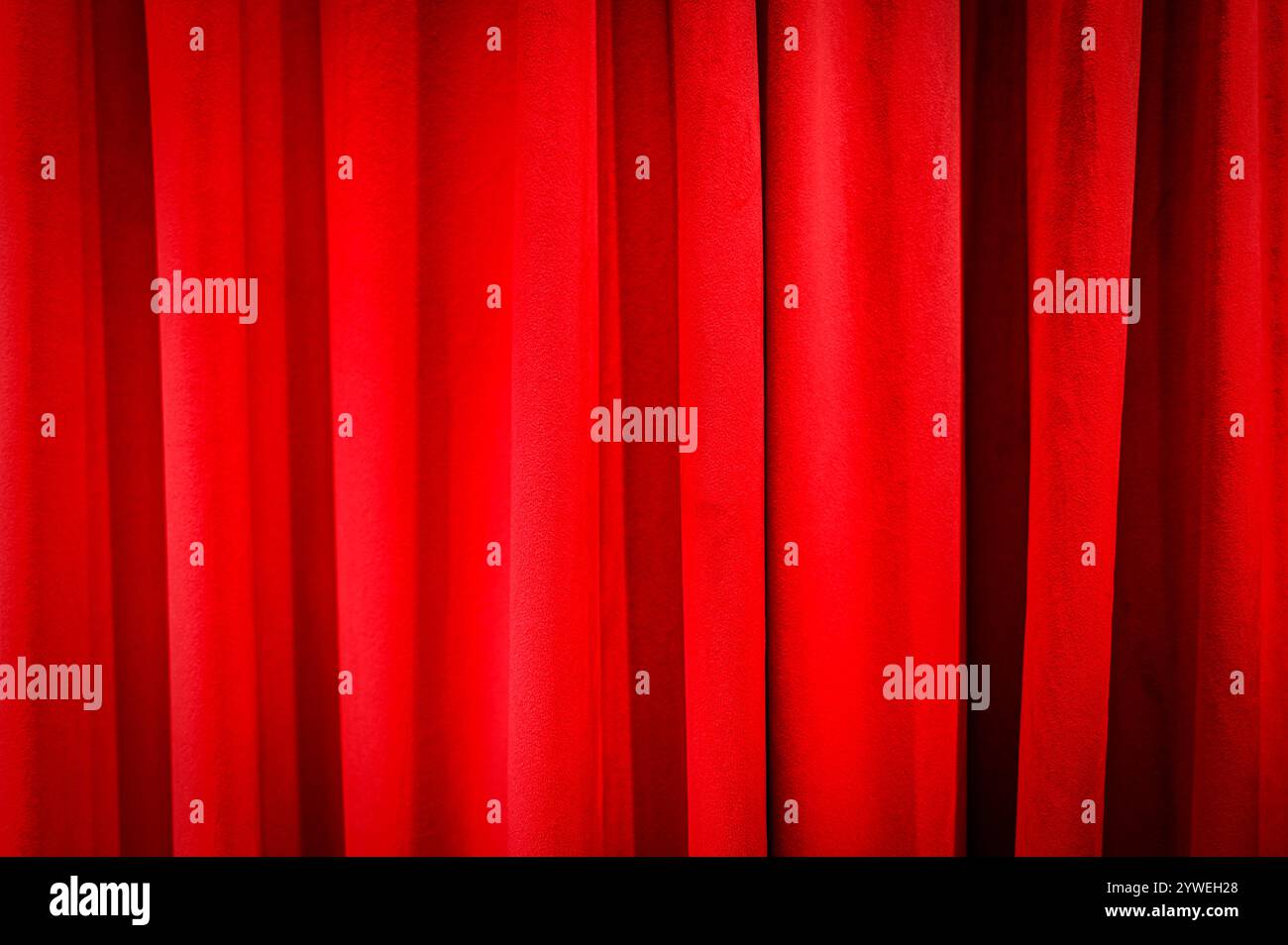 Red curtain theatre hi-res stock photography and images - Alamy