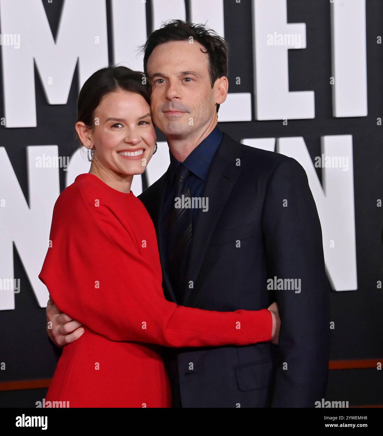 Cast member Scoot McNairy (R) and Sosie Bacon attend the premiere of ...