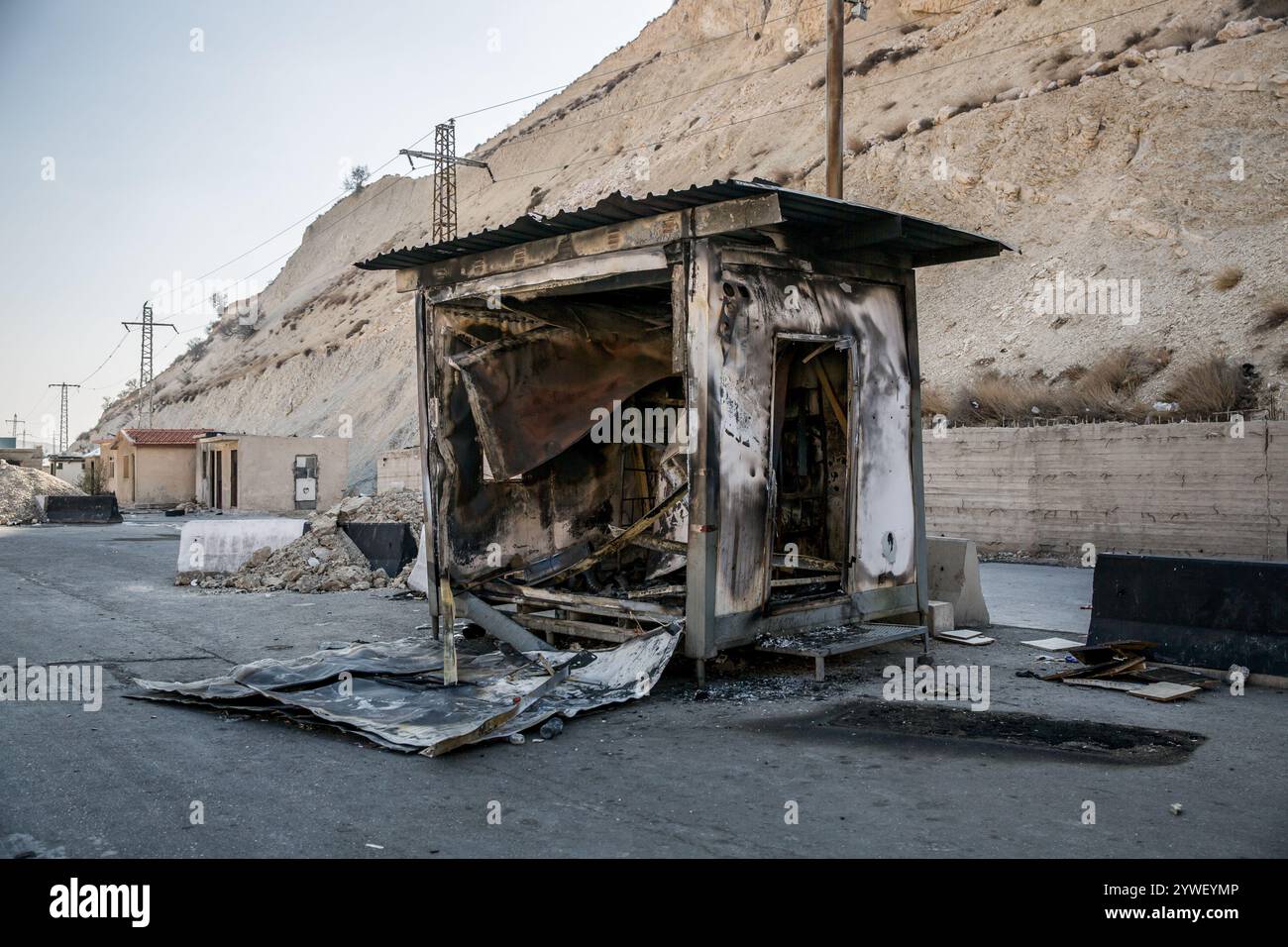 Syria. 10th Dec, 2024. A Syrian military checkpoint, close to the ...