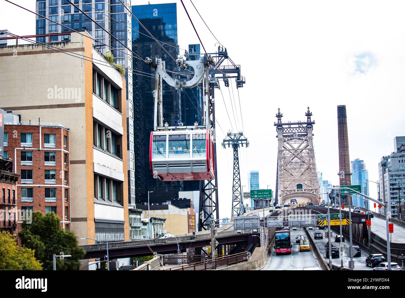Roosevelt island seilbahn hi-res stock photography and images - Alamy