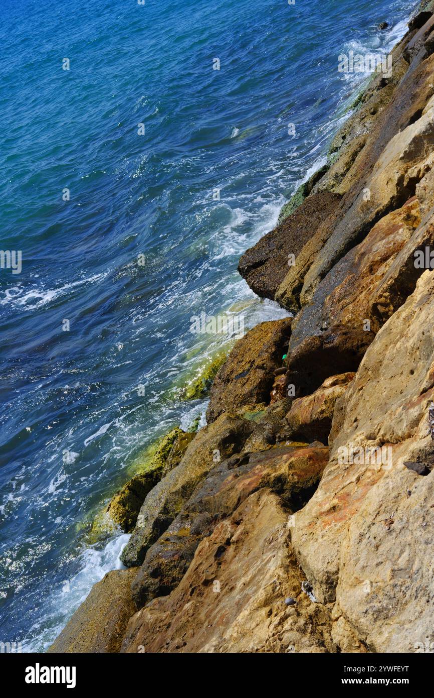 Waves bursting over rocks hi-res stock photography and images - Alamy