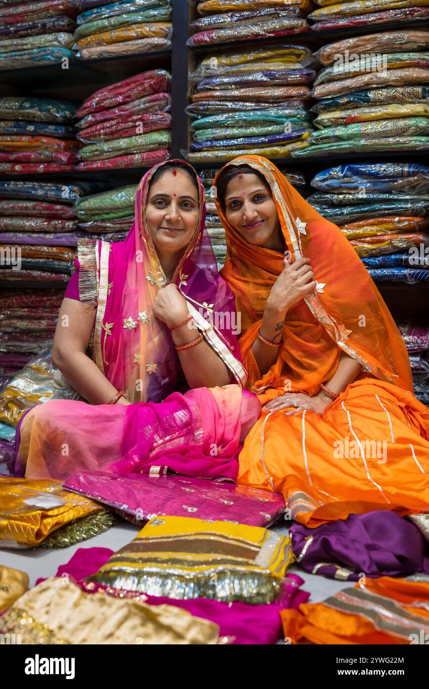 Sari sari store hi-res stock photography and images - Alamy