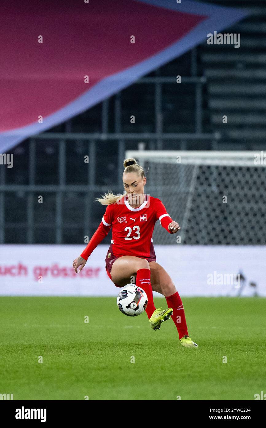 Alisha Lehmann (Schweiz, #23) am Ball, SUI, Schweiz vs Deutschland ...