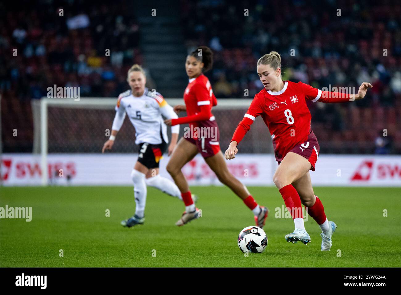 Nadine Riesen (Schweiz, #08) am Ball, SUI, Schweiz vs Deutschland ...
