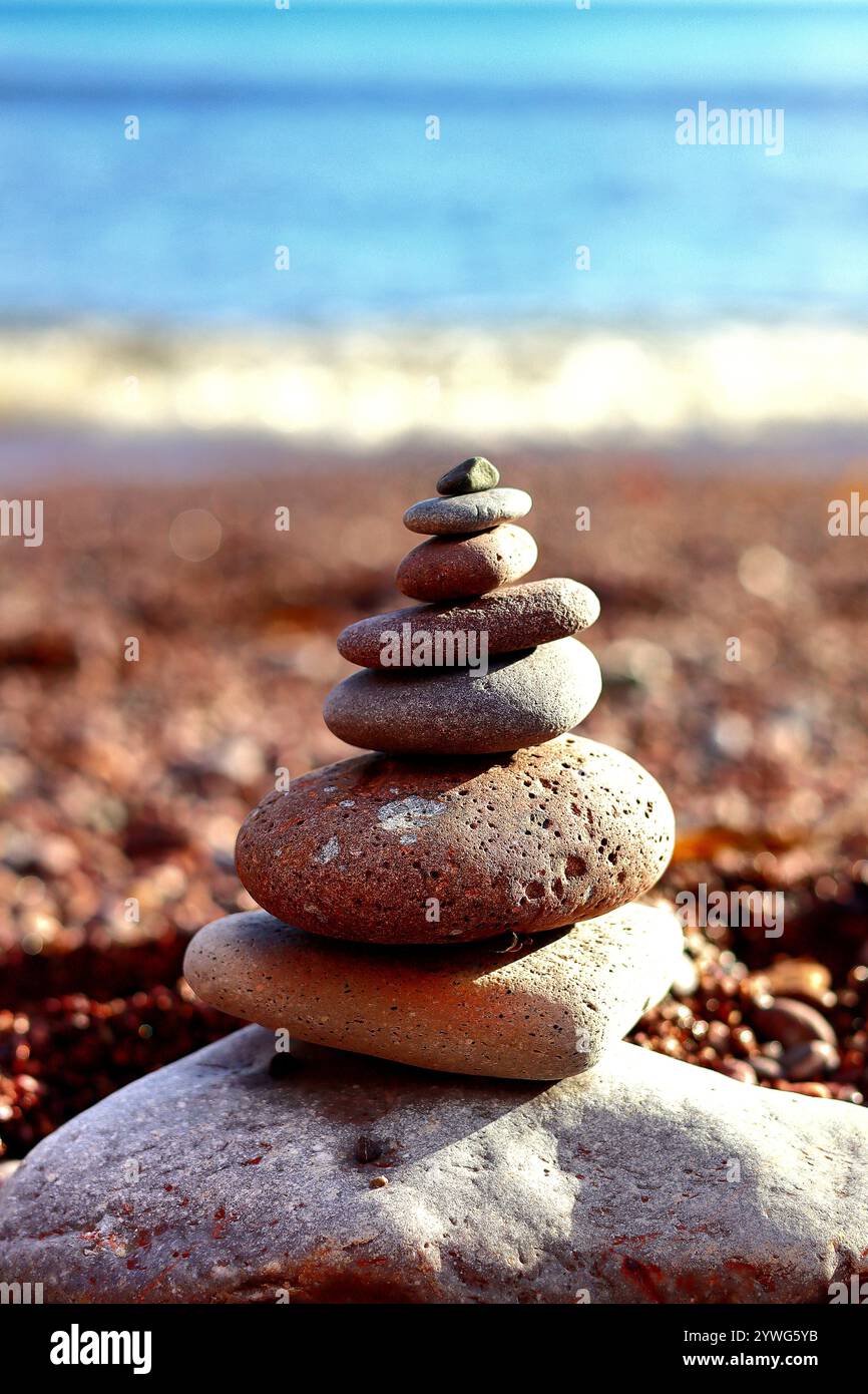 Beach pebble tower hi-res stock photography and images - Alamy