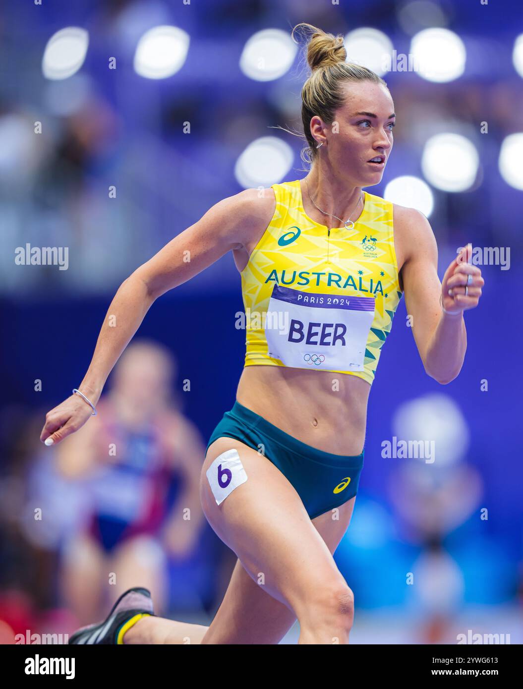 Ellie Beer participating in the 400 meters at the Paris 2024 Olympic ...