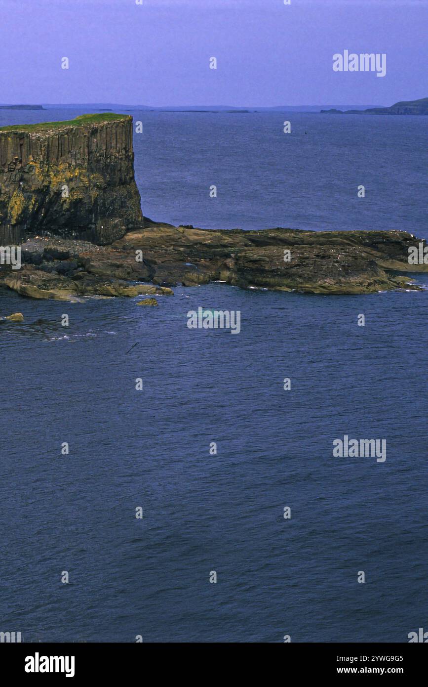 hexagonal columns or basalt rock on the isle of staffa, hebrides ...