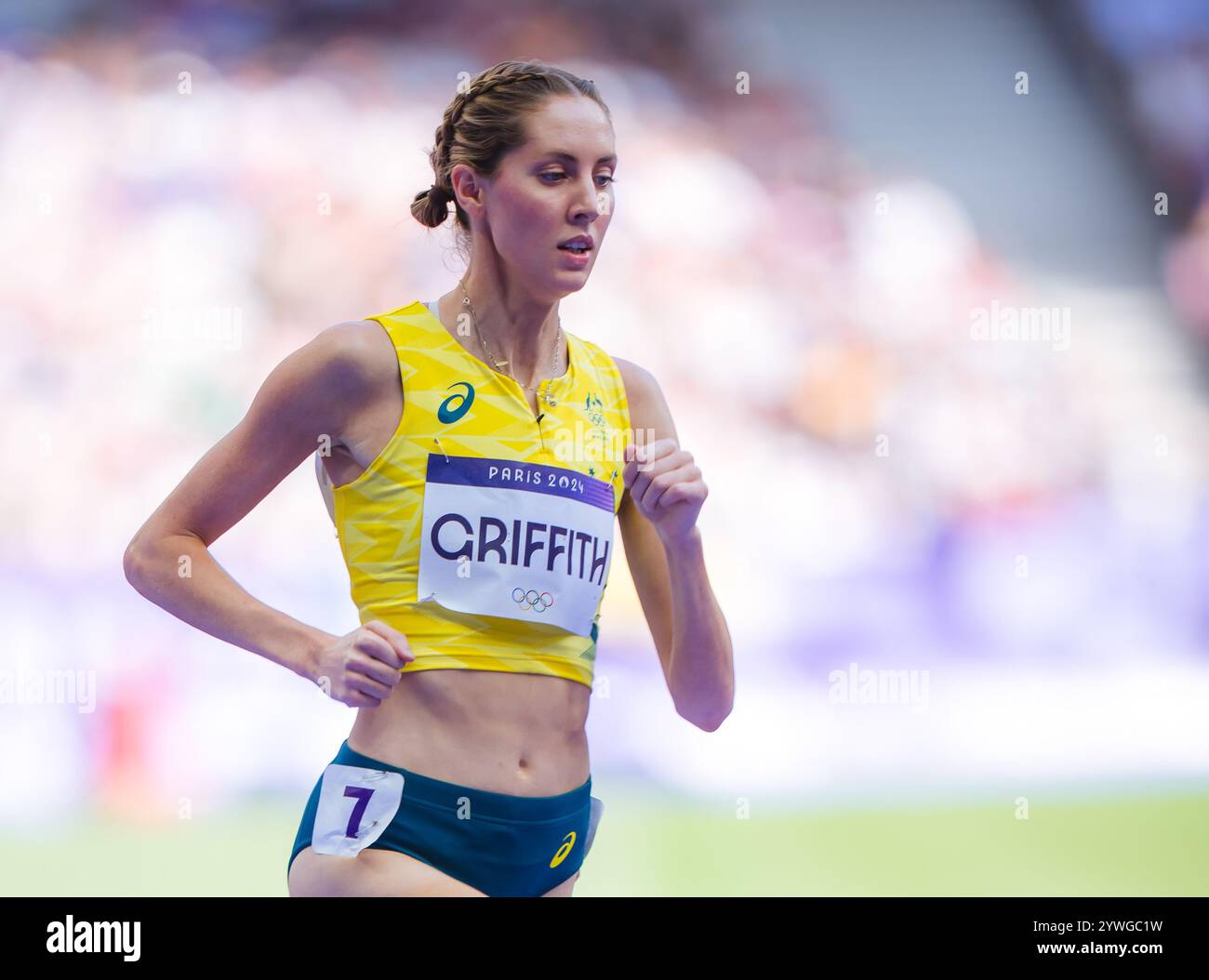 Georgia Griffith participating in the 1500 meters at the Paris 2024 ...