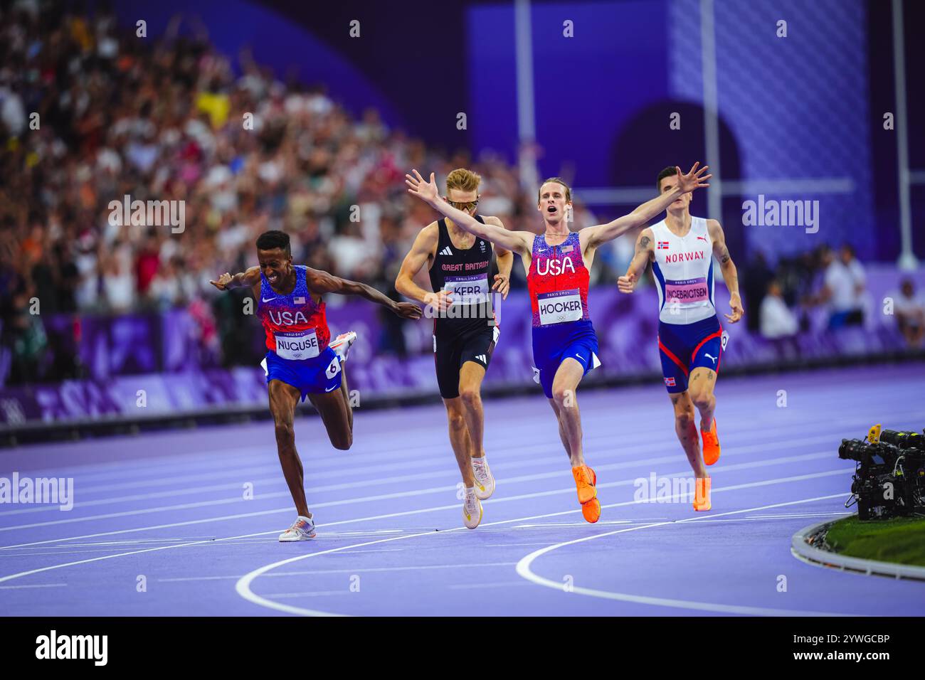 Cole Hocker winning in the 1500 meters at the Paris 2024 Olympic Games ...