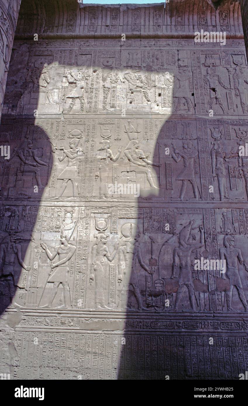 Processional way egypt hi-res stock photography and images - Alamy