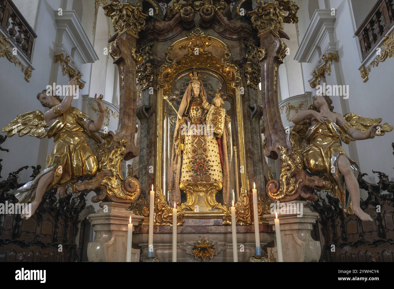 Altar of the Virgin Mary, altar of grace of the pilgrimage basilica ...