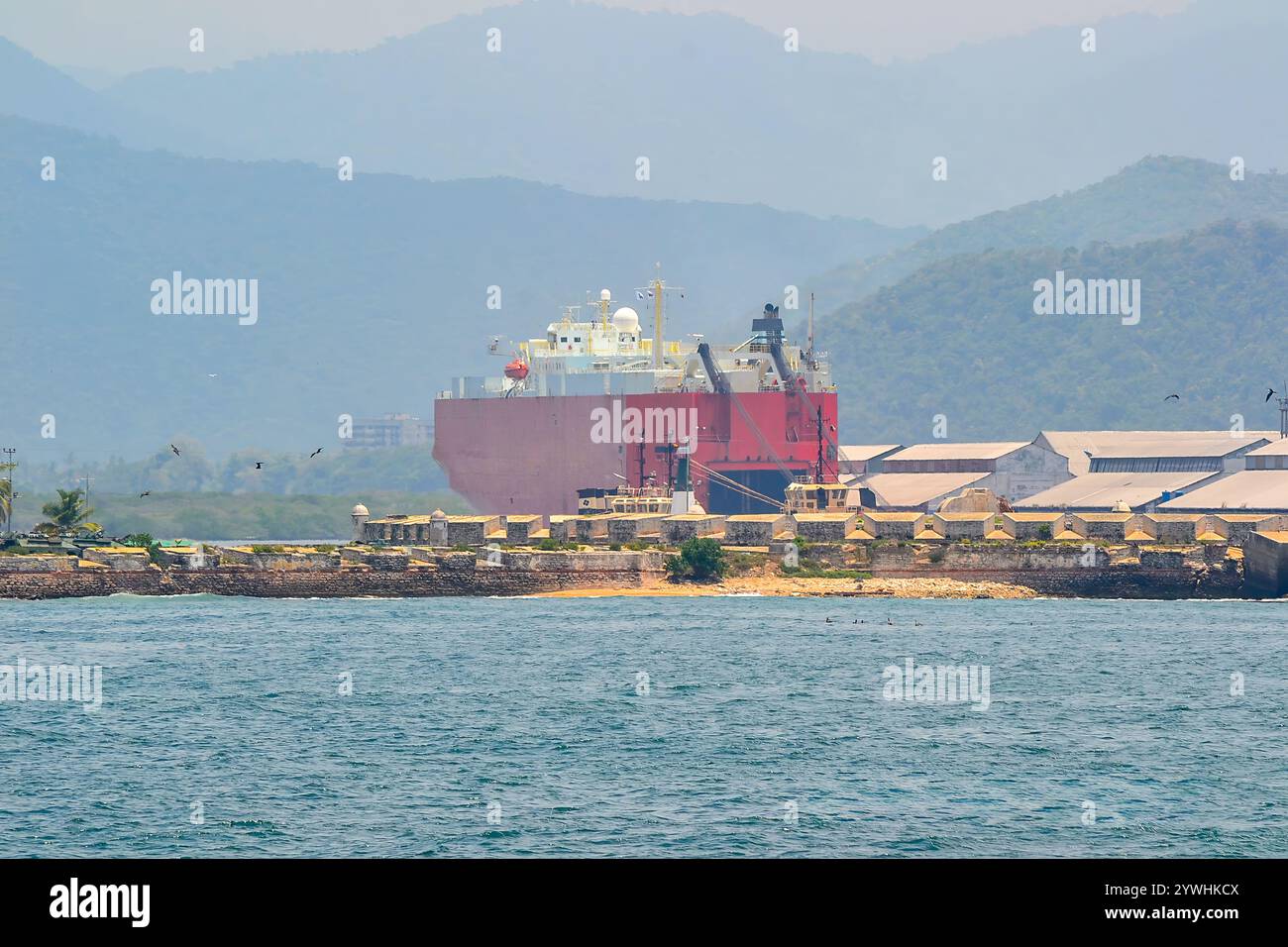 Colonial ship docks hi-res stock photography and images - Alamy