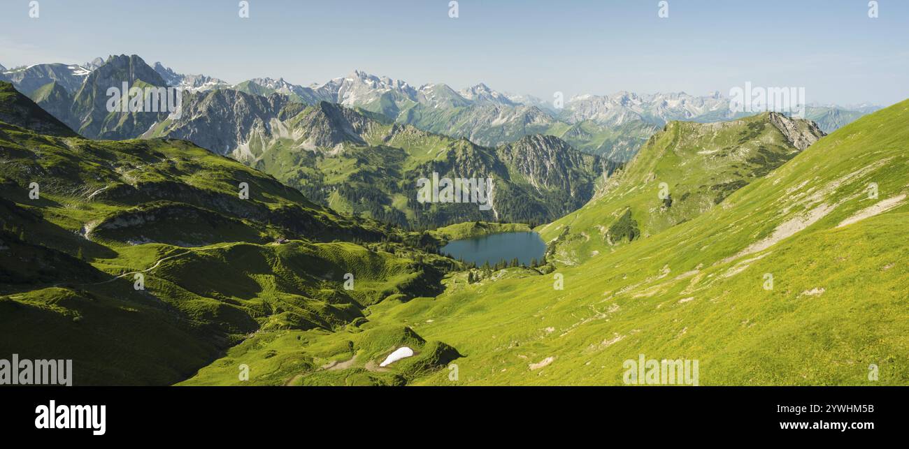 Panorama from Zeigersattel to Seealpsee, on the left behind the Hoefats ...