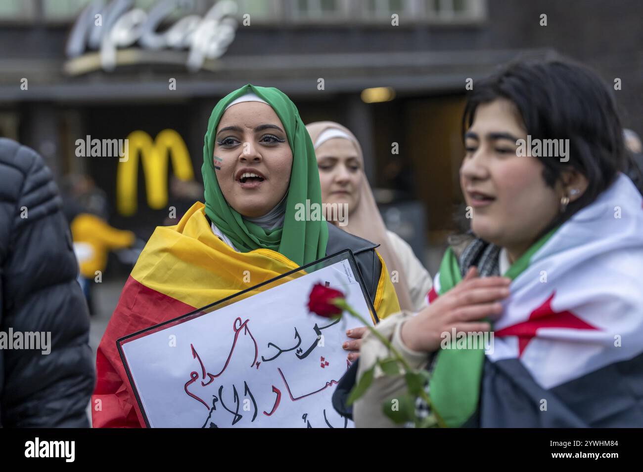 Syrian woman celebrate the end of the Assad regime after the change of ...
