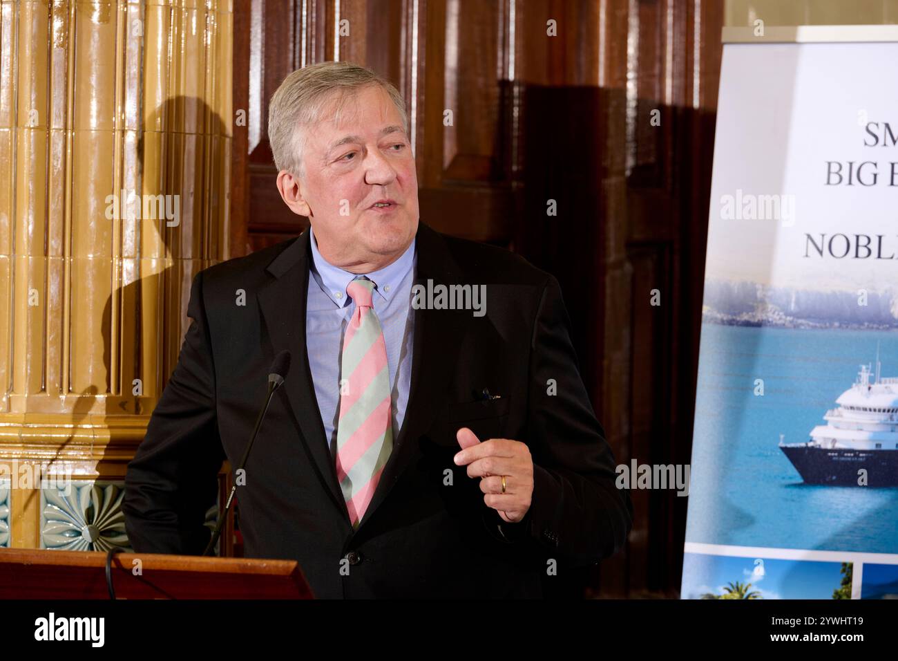Stephen fry books hi-res stock photography and images - Alamy