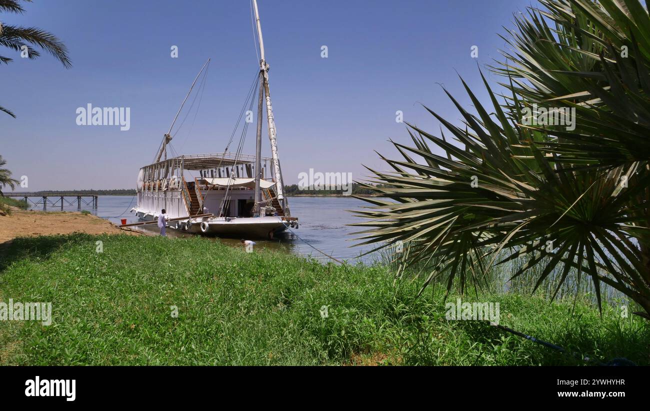 Nile river banks day hi-res stock photography and images - Alamy