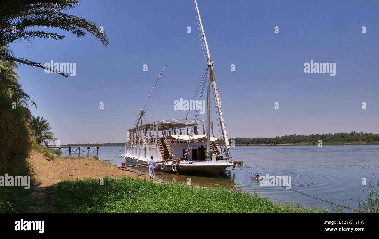 Nile river banks day hi-res stock photography and images - Alamy
