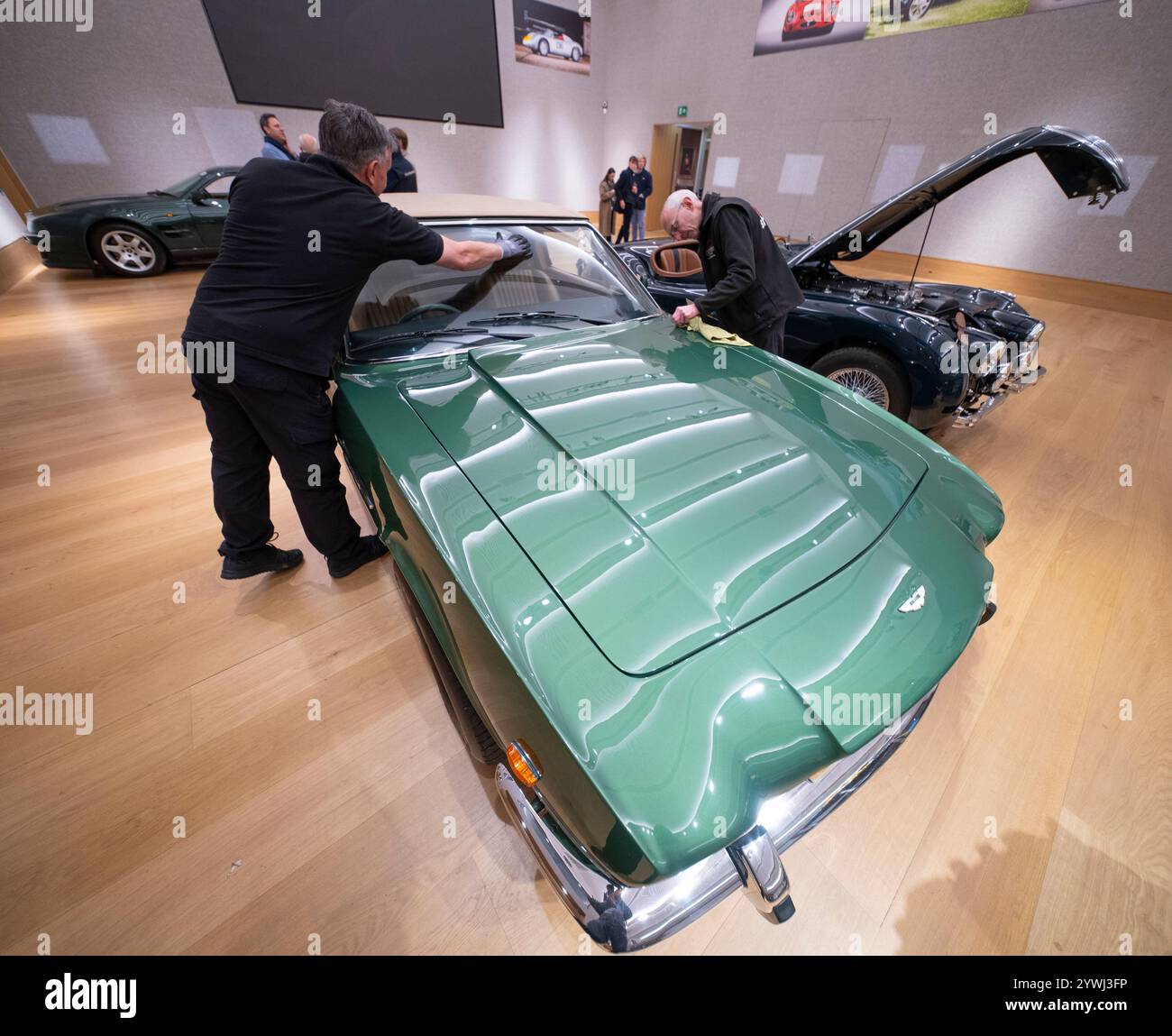 1986 aston martin v8 volante efi hi-res stock photography and images ...